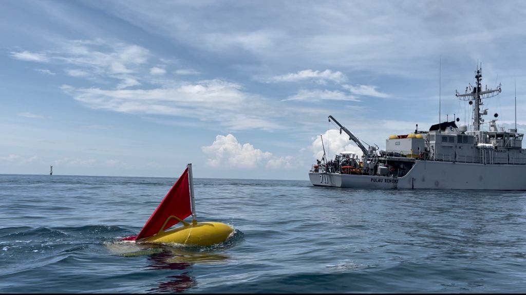 Prajurit KRI Pulau Rengat-711 Buru dan Sapu Bersih Ranjau Musuh ...