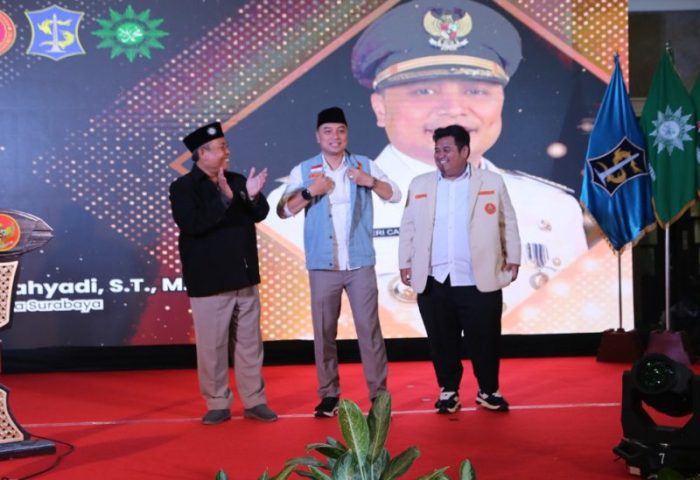 Wali Kota Eri Dinobatkan Sebagai Dewan Kehormatan Pemuda Muhammadiyah Surabaya – Surabaya Today