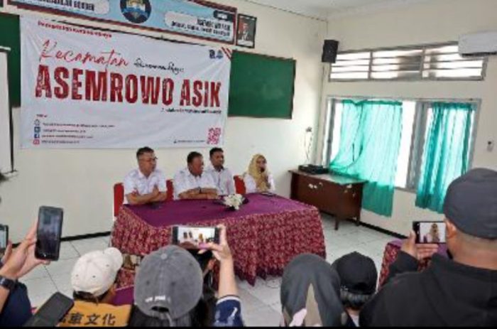 Beredar Video Viral Perempuan Sembunyi di Bawah Meja Camat Asemrowo Surabaya, Begini ...